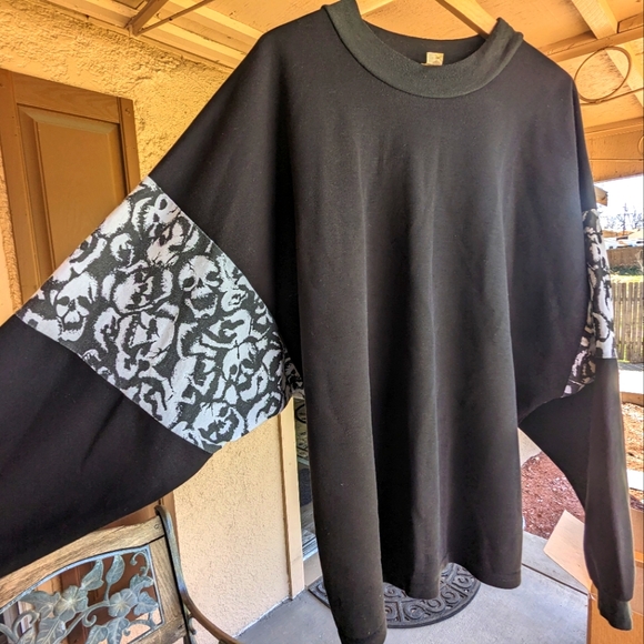 Wild Wear | Tops | 8s Wild Wear Oversize Skull Sweatshirt | Poshmark